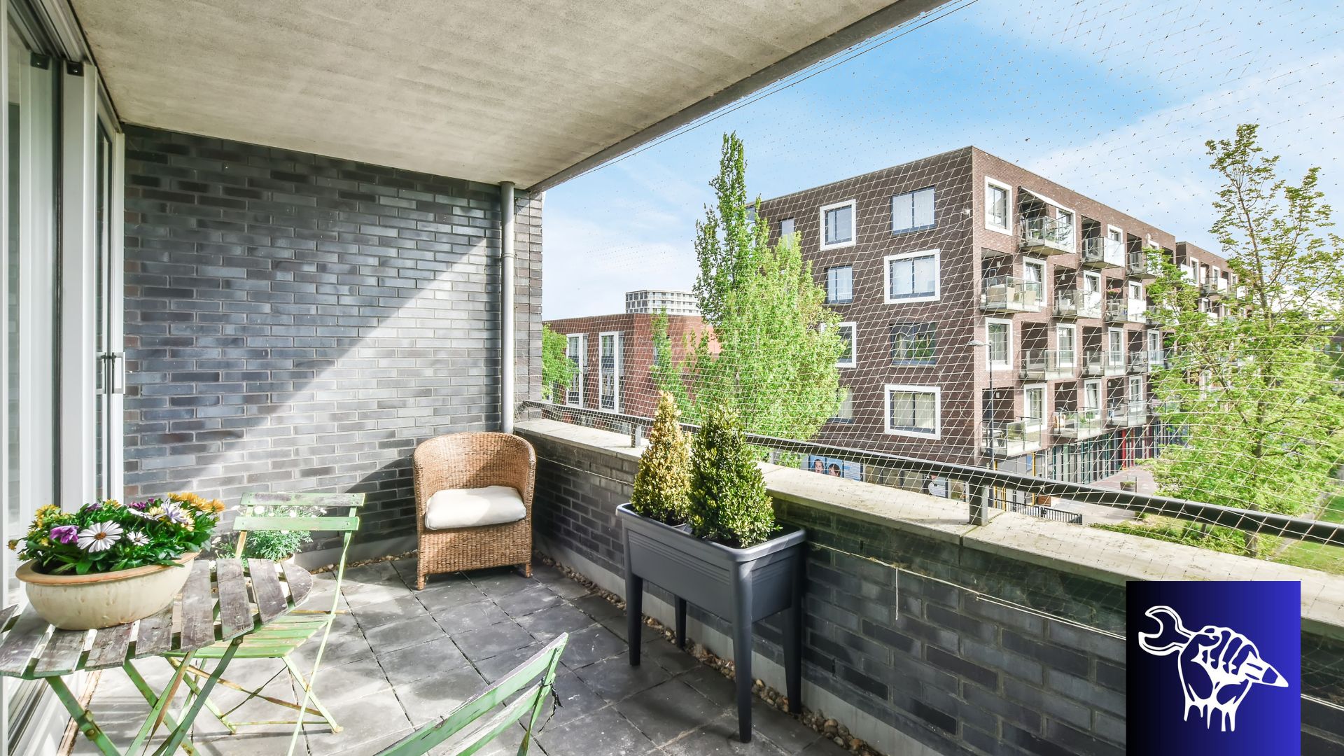 Porch and Balcony Work: Interior Trends for Stylish Outdoor Spaces